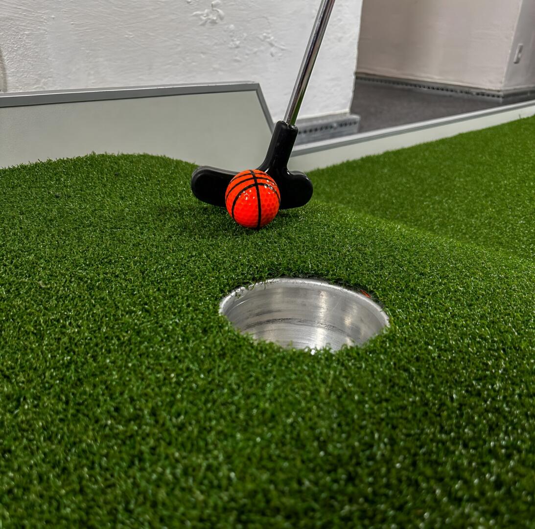 Minigolf Mazemania Praha - nejnovější minigolf v Praze | On-line rezervace